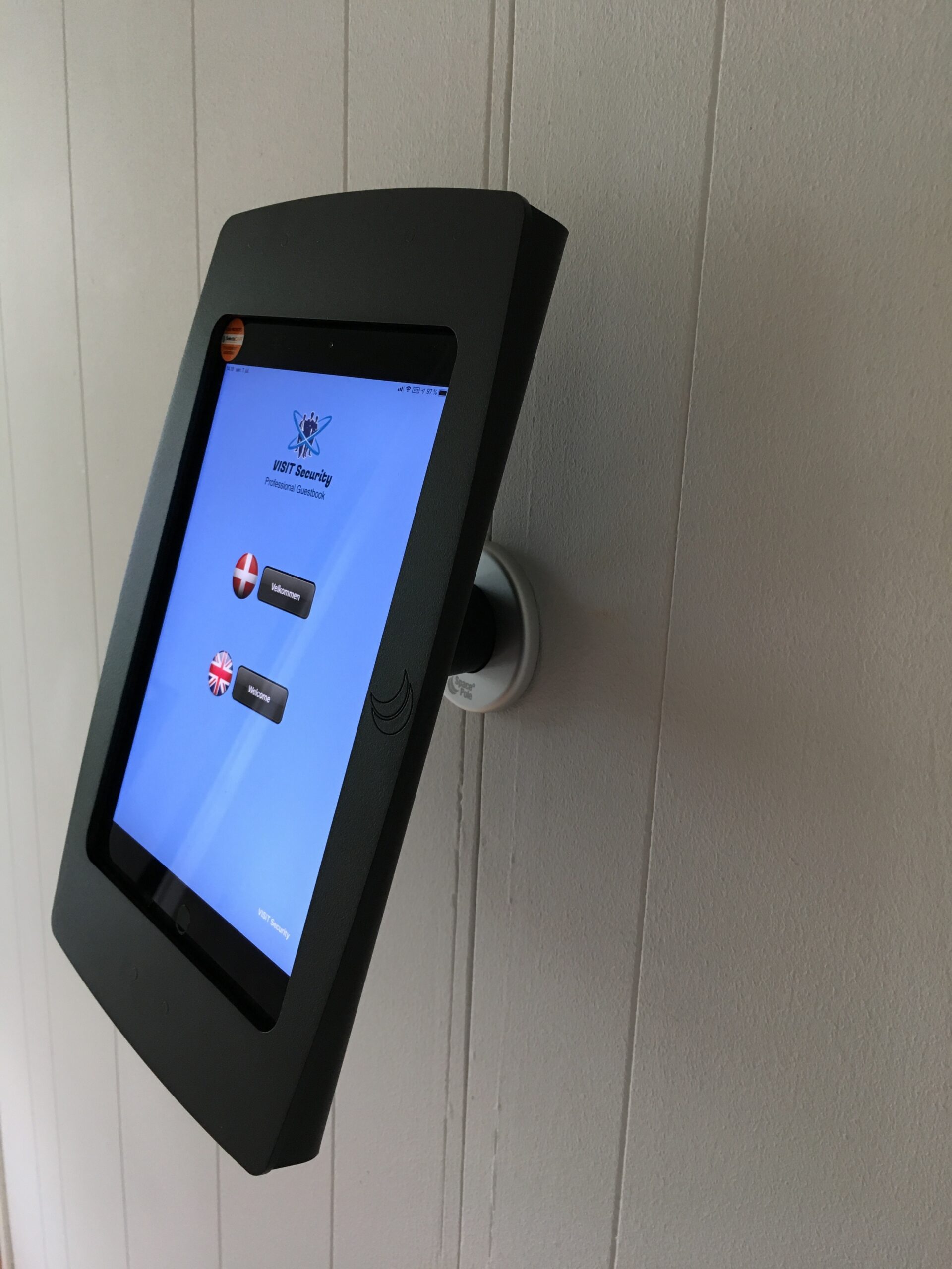 Example on iPad Security Frames and Layout - VISIT Security ApS